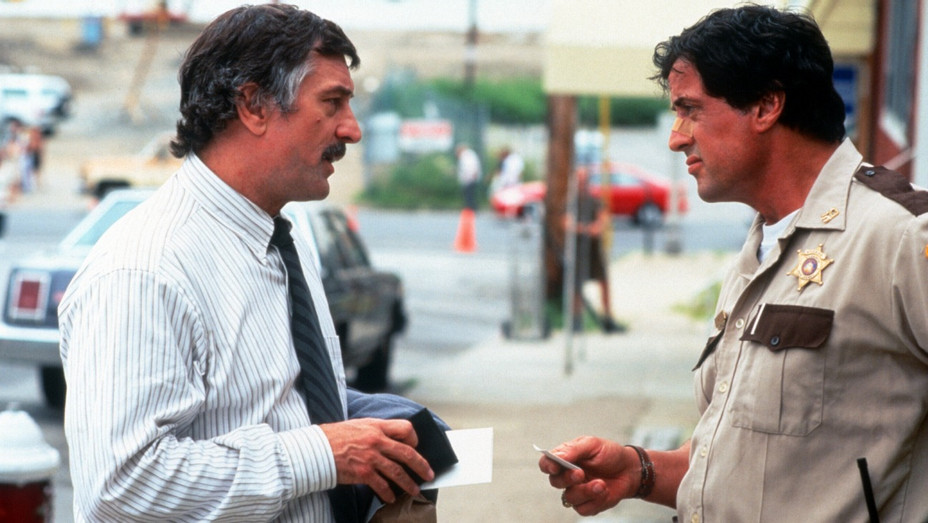 COP LAND – 2 UNPAID MOVIE CRITICS!!!!